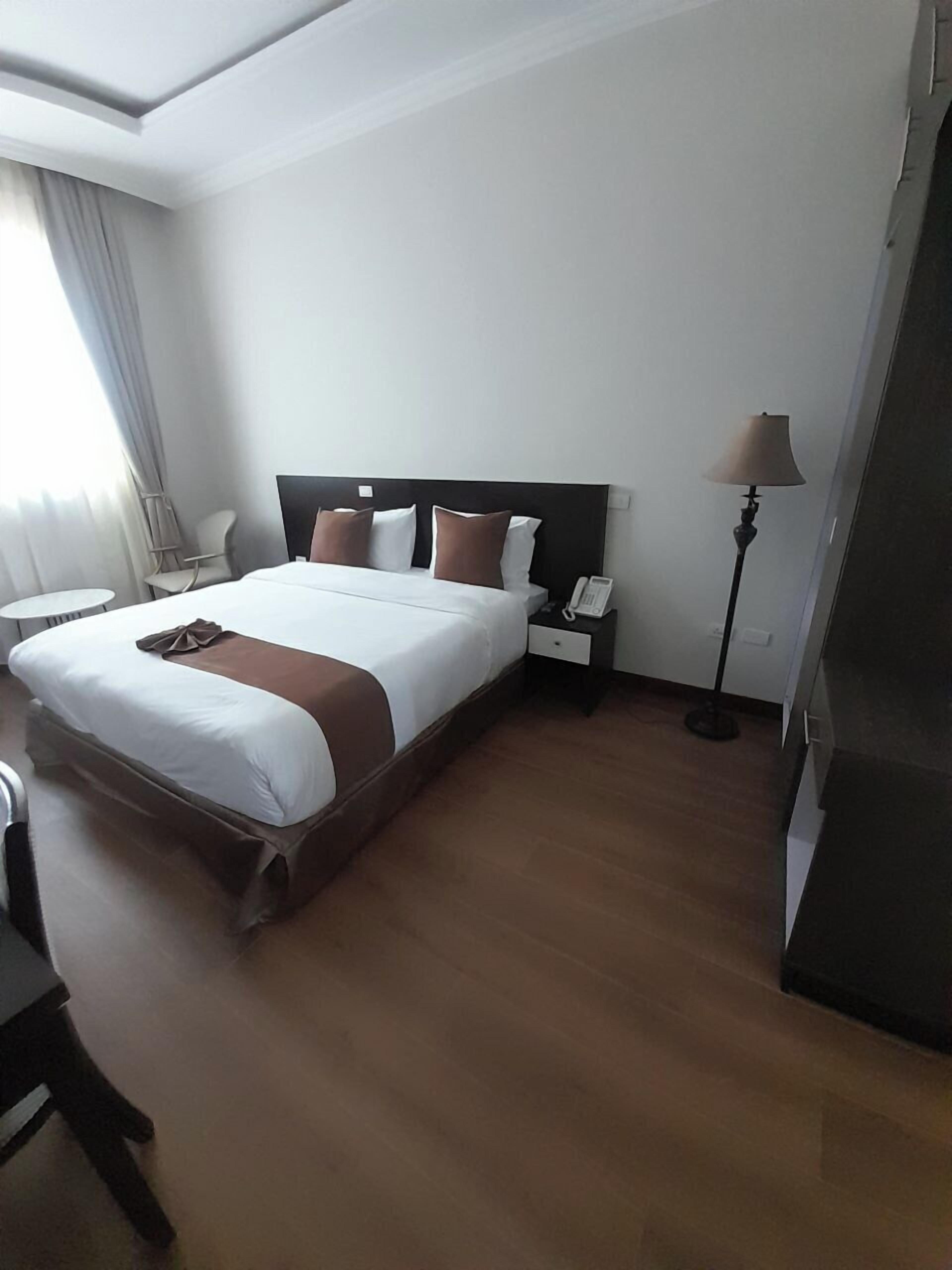 1 quarto, roupas de cama premium, edredons de pluma