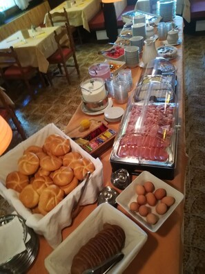 Buffet de pequeno-almo ço