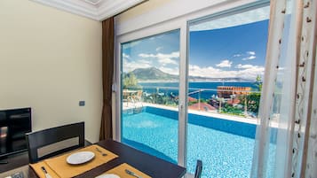 Alanya Castle Apartment (2 Person) | Piscina | Piscina exterior sazonal, guarda-sóis, espreguiçadeiras