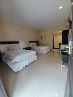 Quarto duplo superior | Escrivaninha, quartos à prova de som, Wi-Fi de cortesia, roupa de cama