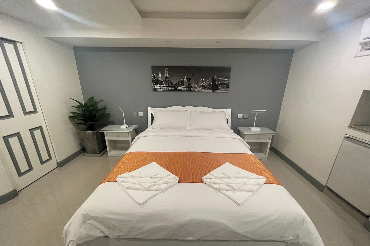 Apartamento, 3 quartos | 1 quarto, cofre no quarto, secretária