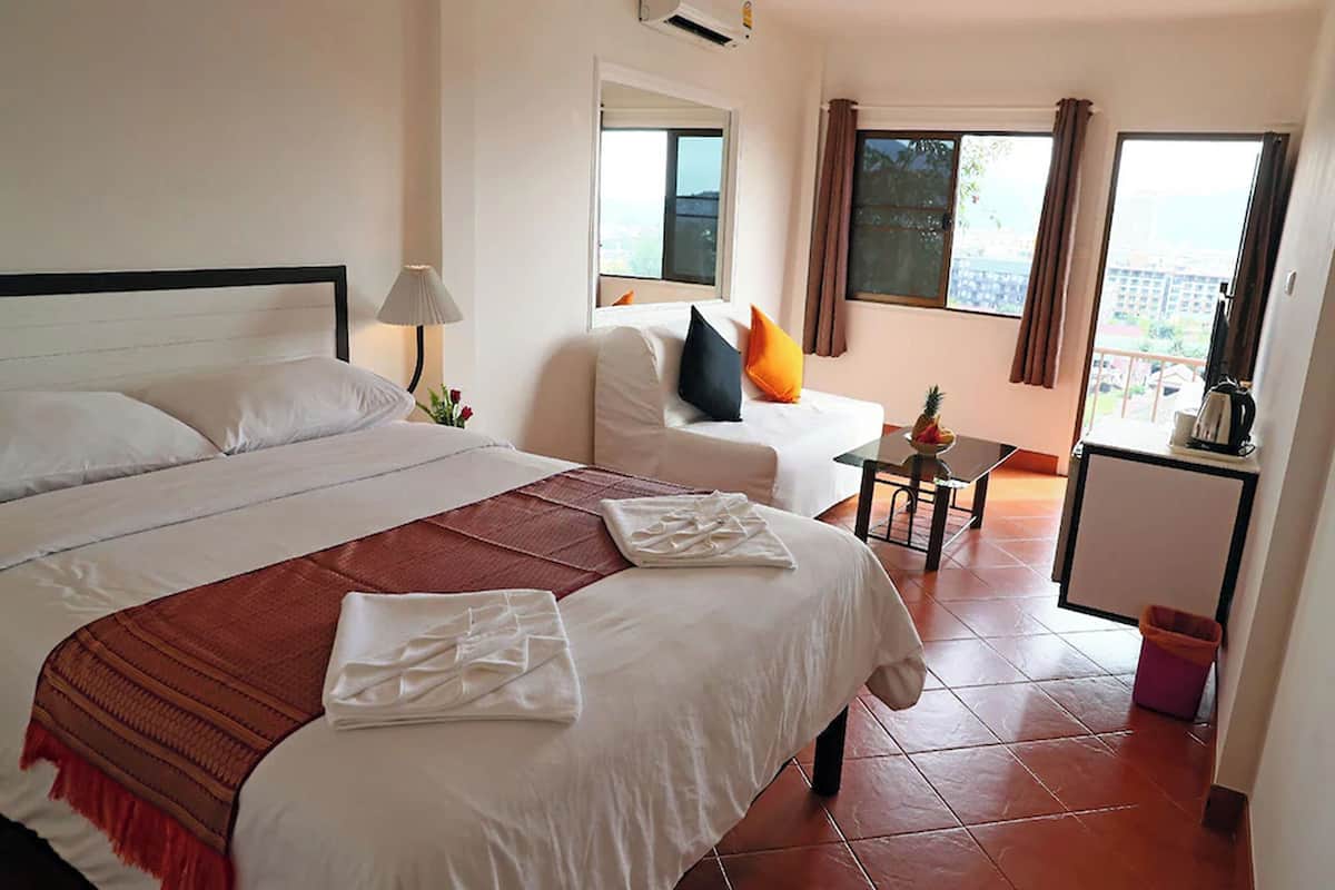Quarto Deluxe | 1 quarto, cofre no quarto, secretária