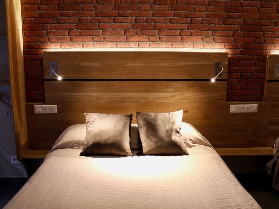 Quarto Triplo | Secretária, cortinas/cortinados opacos, quartos insonorizados
