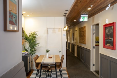 Restaurantes. 1906 Mission