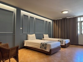 Quarto Deluxe | Secretária, cortinas/cortinados opacos, Wi-fi grátis 