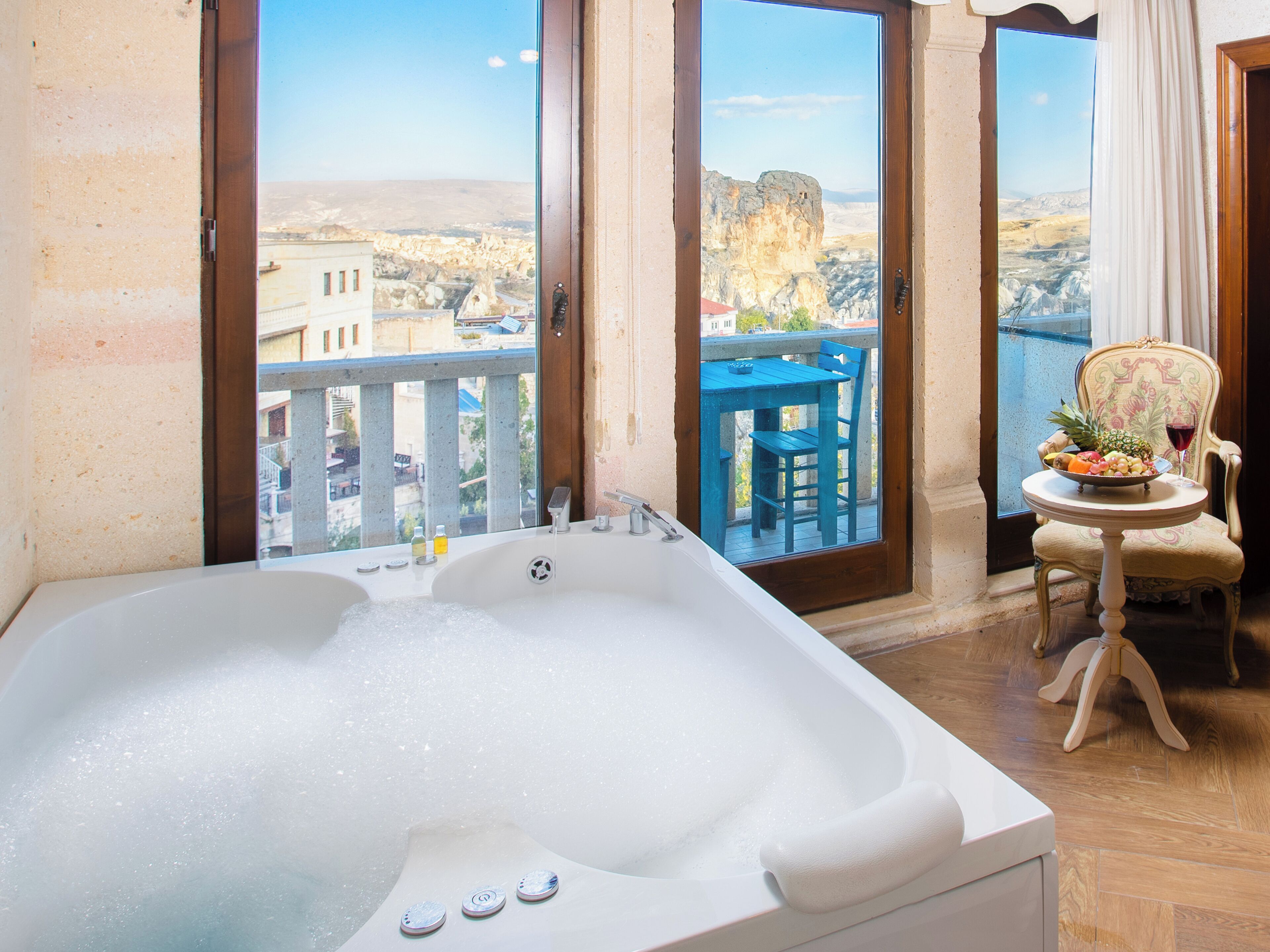 King Stone Suite | Banheira de hidromassagem