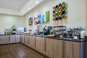 Pequeno-almoço tipo buffet diário incluído