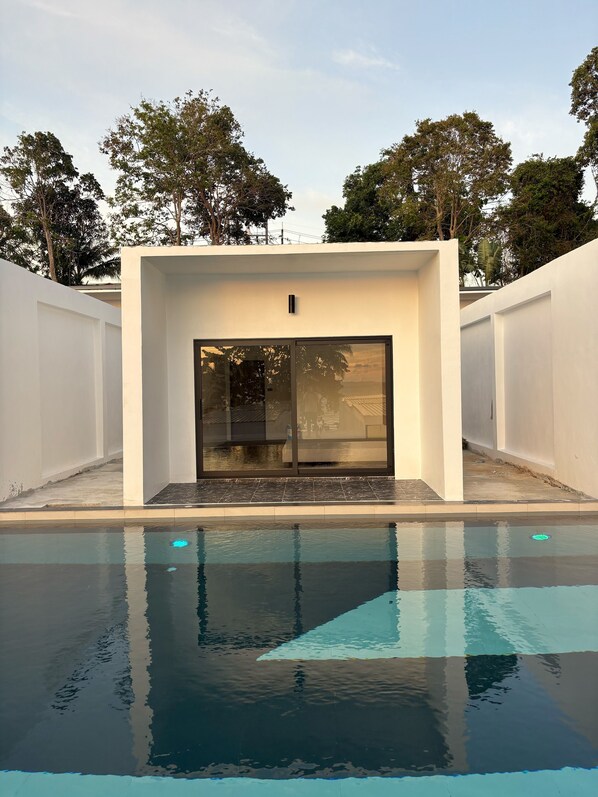 Secretária, Wi-fi grátis, roupa de cama fornecida