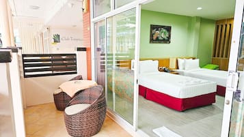 Quarto Nobre, 2 camas individuais | 1 quarto, cofre no quarto, secretária, cortinas/cortinados opacos