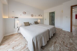 Quarto casal de uso individual | Frigobar, cofres nos quartos, cortinas blackout, Wi-Fi de cortesia