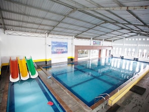 2 piscinas interiores 