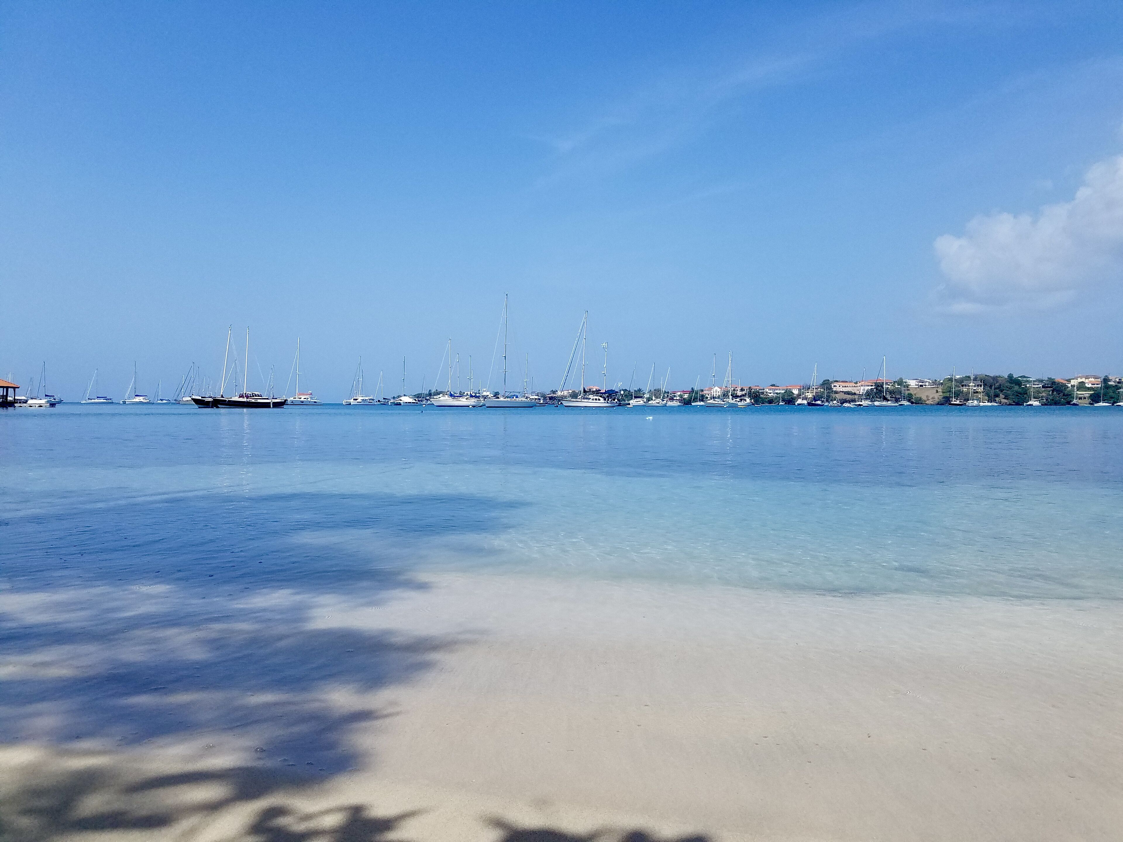 Perto da praia, praia de areia branca, toalhas de praia 