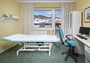 Sauna seca, banheira de hidromassagem, tratamentos corporais