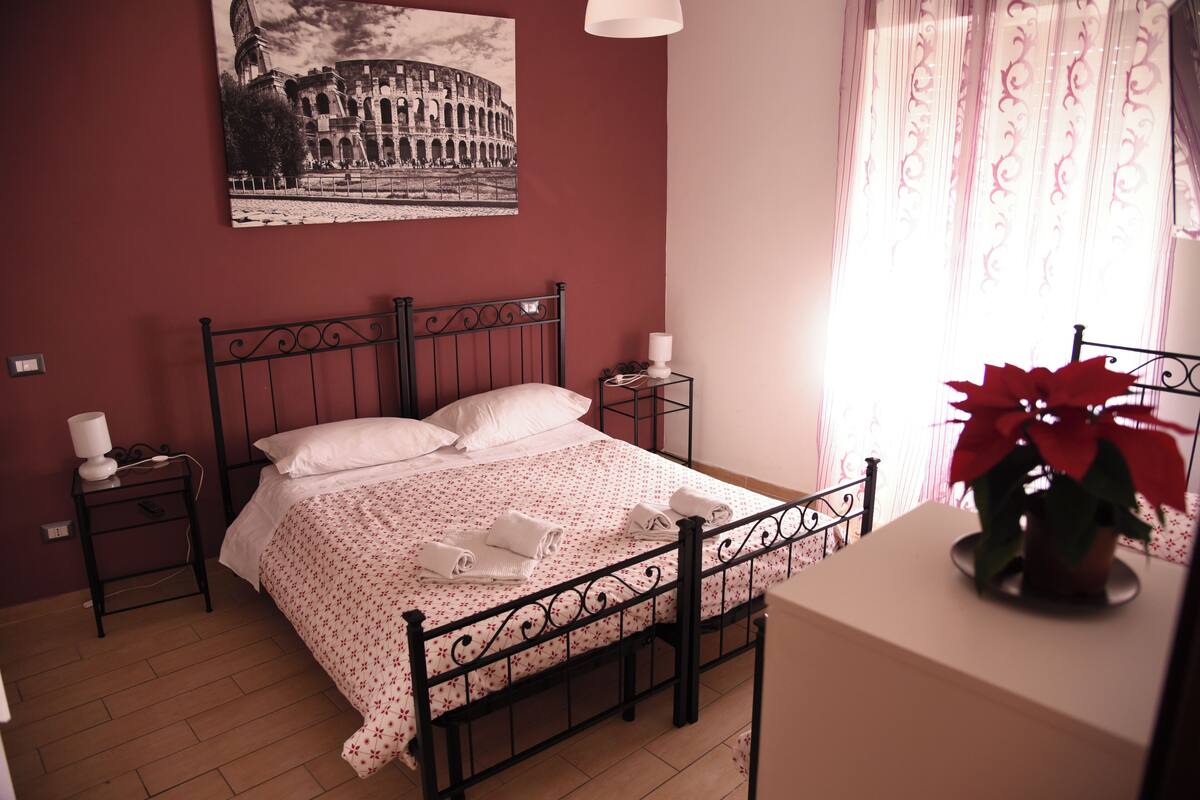 Quarto casal ou duplo standard | 1 quarto, edredons de pluma, escrivaninha, Wi-Fi de cortesia