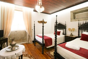 Roupa hipoalergénica, minibar, com decoração personalizada 