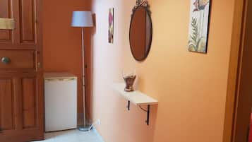 Apartamento família, 2 quartos | Edredons de pluma, escrivaninha, Wi-Fi de cortesia, roupa de cama