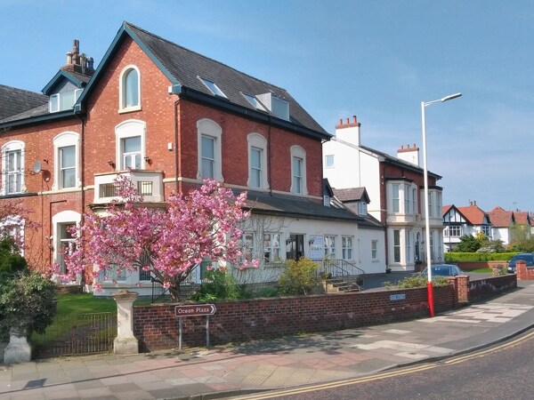 The Shelbourne Apartments - Southport