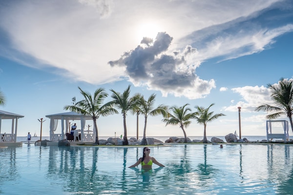7 piscinas externas
