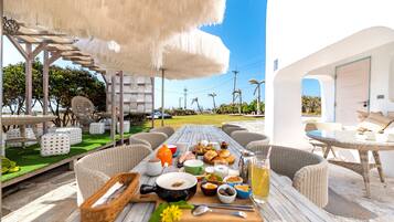 Café da manhã continental grátis todos os dias