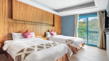 Quarto Quádruplo, vista para a montanha | Cortinas/cortinados opacos, Wi-fi grátis, roupa de cama fornecida
