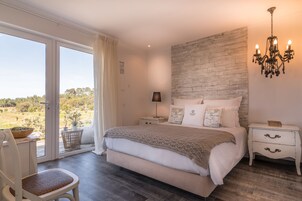 Quarto Duplo, terraço | Roupa de alta qualidade, minibar, quartos insonorizados, Wi-fi grátis 