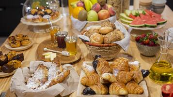 Café da manhã com buffet todos os dias mediante uma taxa