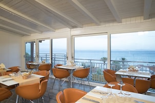 Pequeno-almoço tipo buffet diário incluído