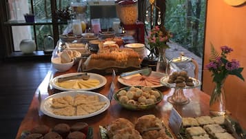 Pequeno-almoço tipo buffet diário incluído