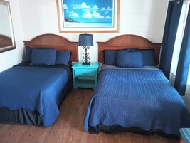 Estúdio Clássico, 2 camas de casal, cozinha, junto ao jardim | Roupa de alta qualidade, Wi-fi grátis, roupa de cama fornecida 