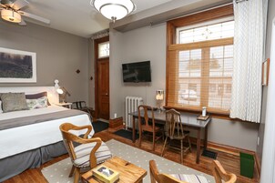 Suite-Estúdio Superior, 1 cama king-size (En Suite, Private Entrance) | Vista do quarto