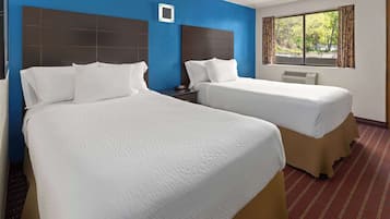 Quarto, 2 camas de casal, fumadores | Quartos insonorizados, ferro/tábua de engomar
