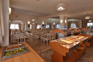Pequeno-almoço tipo buffet diário incluído 