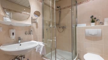 Quarto Duplo Standard, casa de banho privativa | Casa de banho