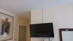 Quarto casal standard (1 Double Bed) | Ferros/tábuas de passar roupa, Wi-Fi de cortesia, roupa de cama