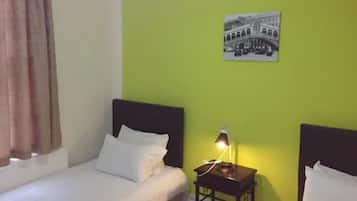 Quarto Twin Económico | 1 quarto, cofre no quarto, ferro/tábua de engomar, Wi-fi grátis