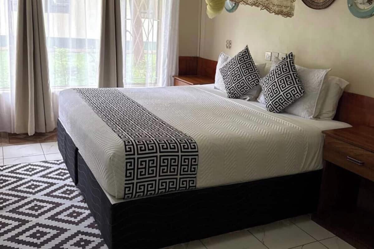 Quarto casal luxo | Wi-Fi de cortesia, roupa de cama, acesso para cadeiras de rodas