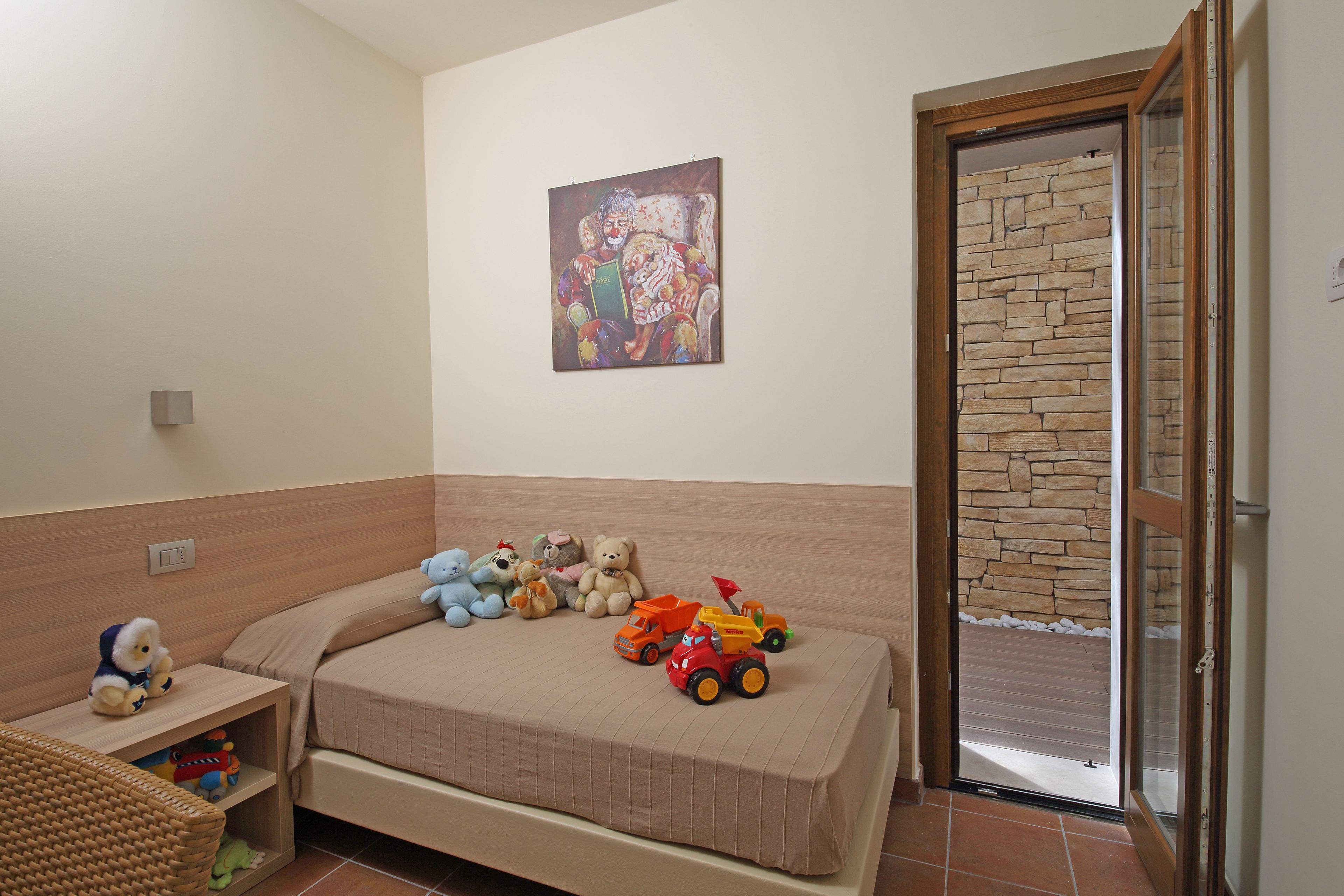 Apartamento Superior, 3 quartos | Cofre no quarto, cortinas/cortinados opacos, roupa de cama fornecida 