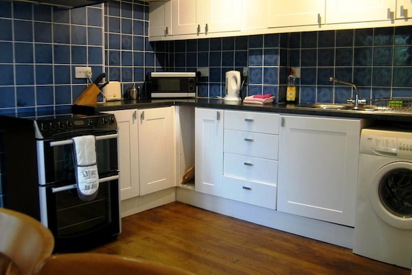 Casa de campo, 2 quartos, vista para o jardim (The Old Bathhouse) | Opções para refeição no quarto