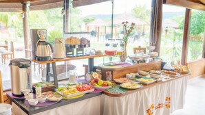 Pequeno-almoço completo diário incluído 
