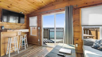 Cabana de Madeira Premium, 1 quarto, varanda, junto ao lago | 1 quarto, Wi-fi grátis