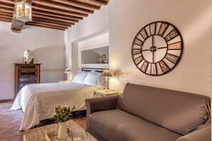 Suíte executiva, banheira de imersão | Cofres nos quartos, escrivaninha, cortinas blackout, Wi-Fi de cortesia