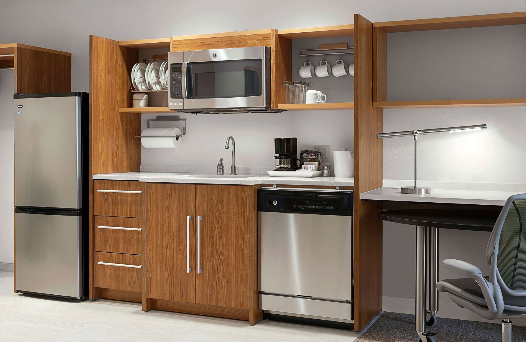 Cozinha privada | Um frigor ífico, um micro-ondas, uma máquina de lavar louça 