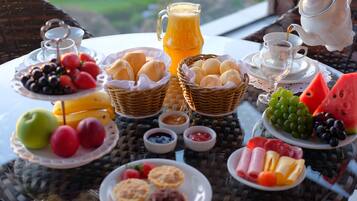 Pequeno-almoço tipo buffet diário incluído