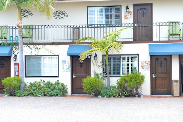 Crown City Inn - San Diego, CA