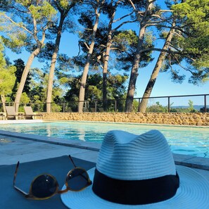 Piscina externa sazonal