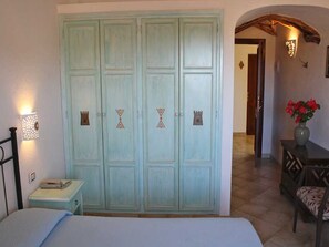 Quarto Clássico com Cama de Casal | Cofre no quarto, Wi-fi grátis 