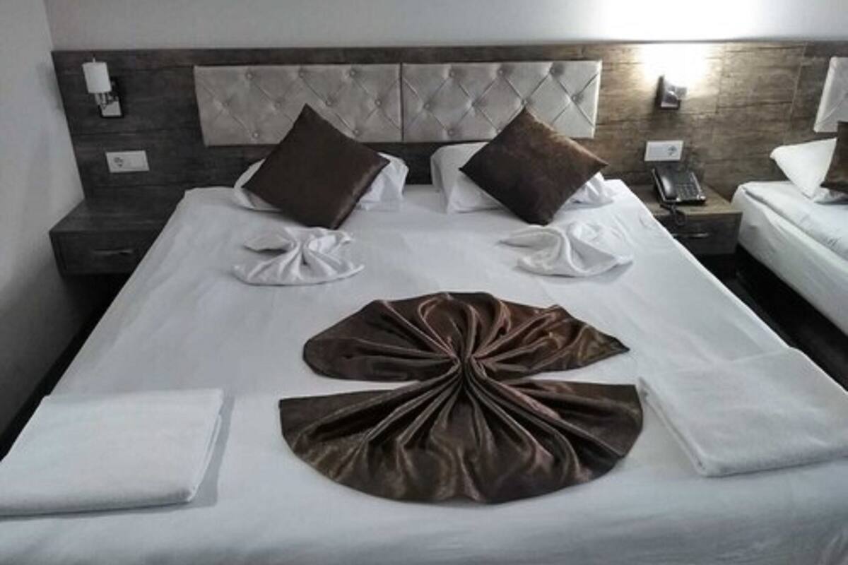 Quarto Standard, 1 quarto, varanda | Roupa de alta qualidade, minibar com produtos grátis, cofre no quarto 