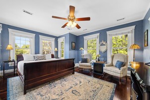 Quarto Romântico, 1 cama king-size, não fumadores, casa de banho privativa (Norton) | Roupa de alta qualidade, camas de colchão pillowtop 