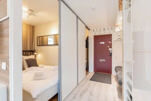 Apartamento clássico, 2 quartos, sauna seca (Mitt i Åre, ski-in) | Ferros/tábuas de passar roupa, Wi-Fi de cortesia