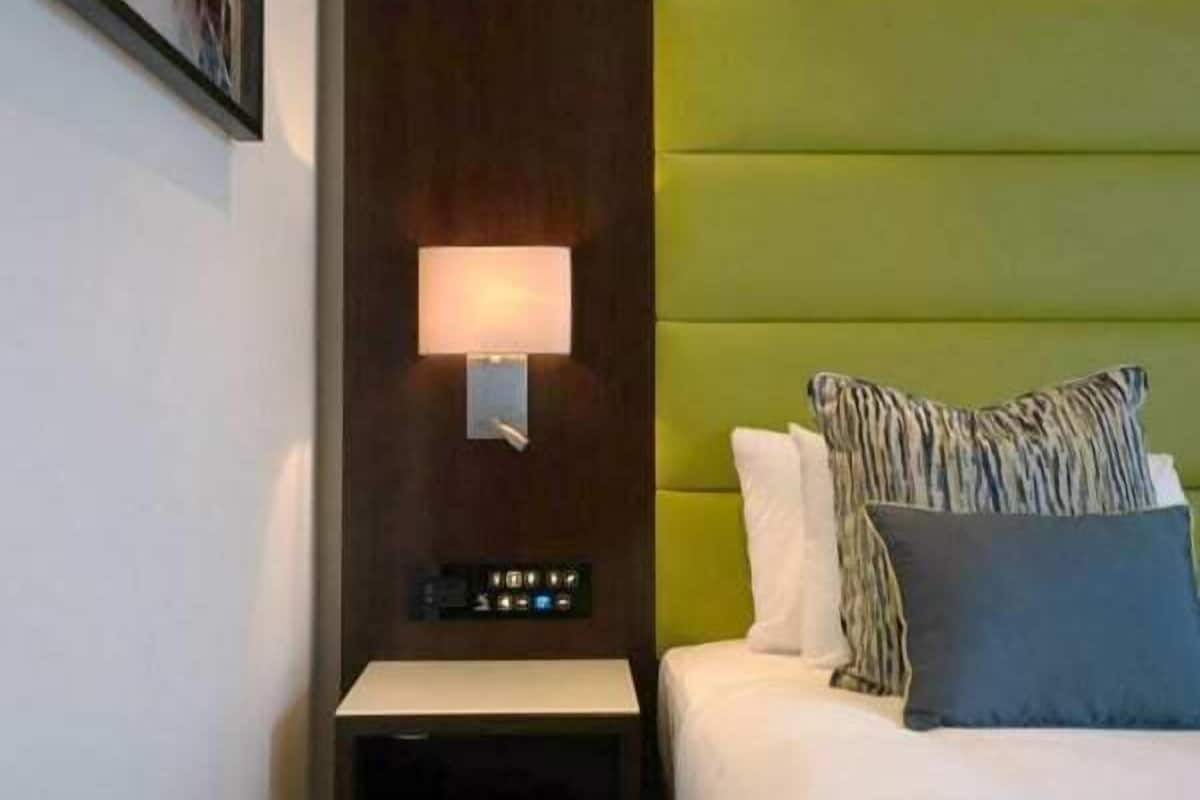 Minibar, cofre no quarto, secretária